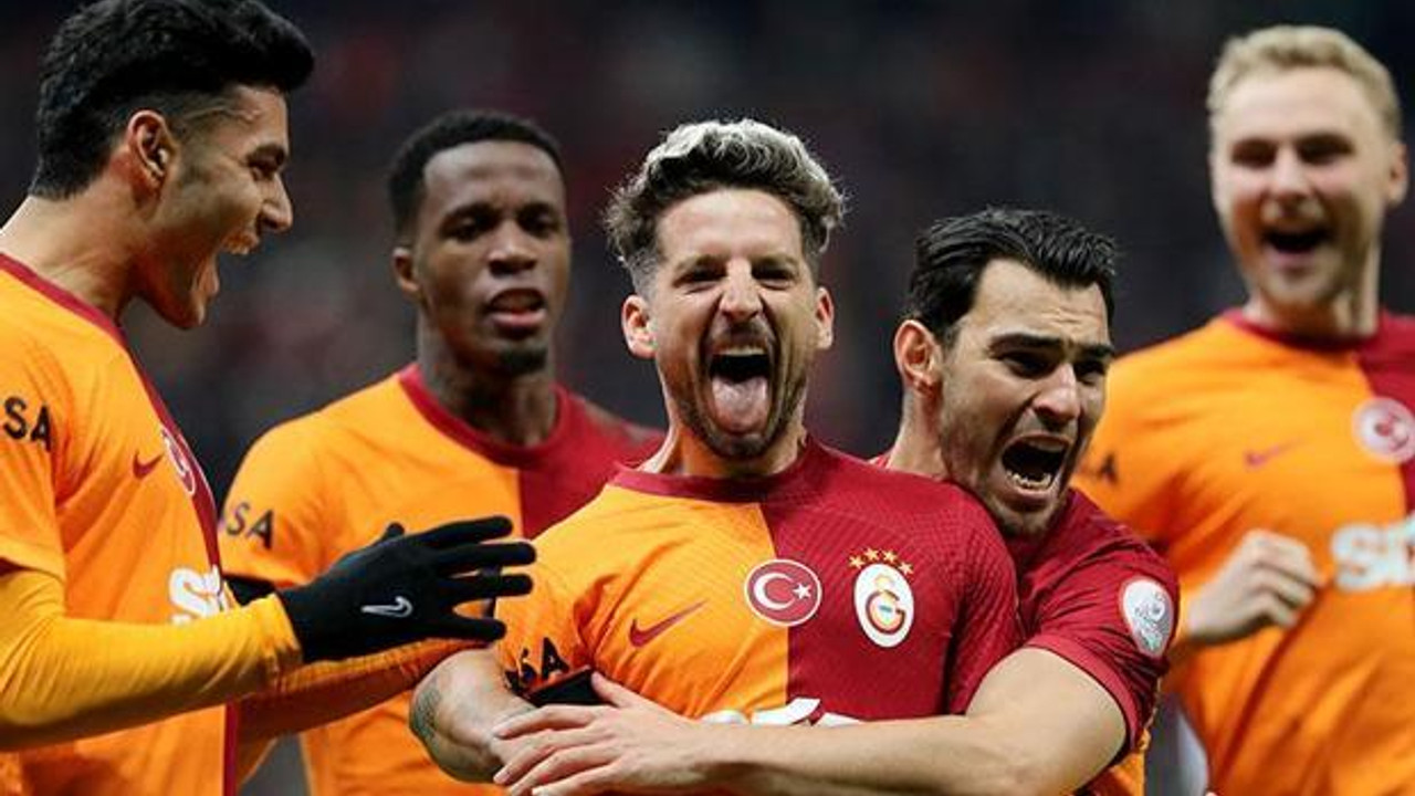 Galatasaray'da yıldız ismin menajeri İstanbul'a çağrıldı! Sözleşme ...
